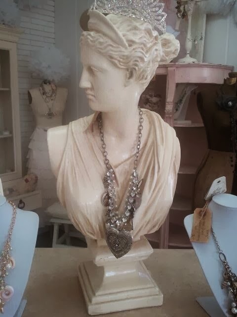 Let Vintage Jewelry Shine in Your Jewelry Store Display | Stylish Frame Up