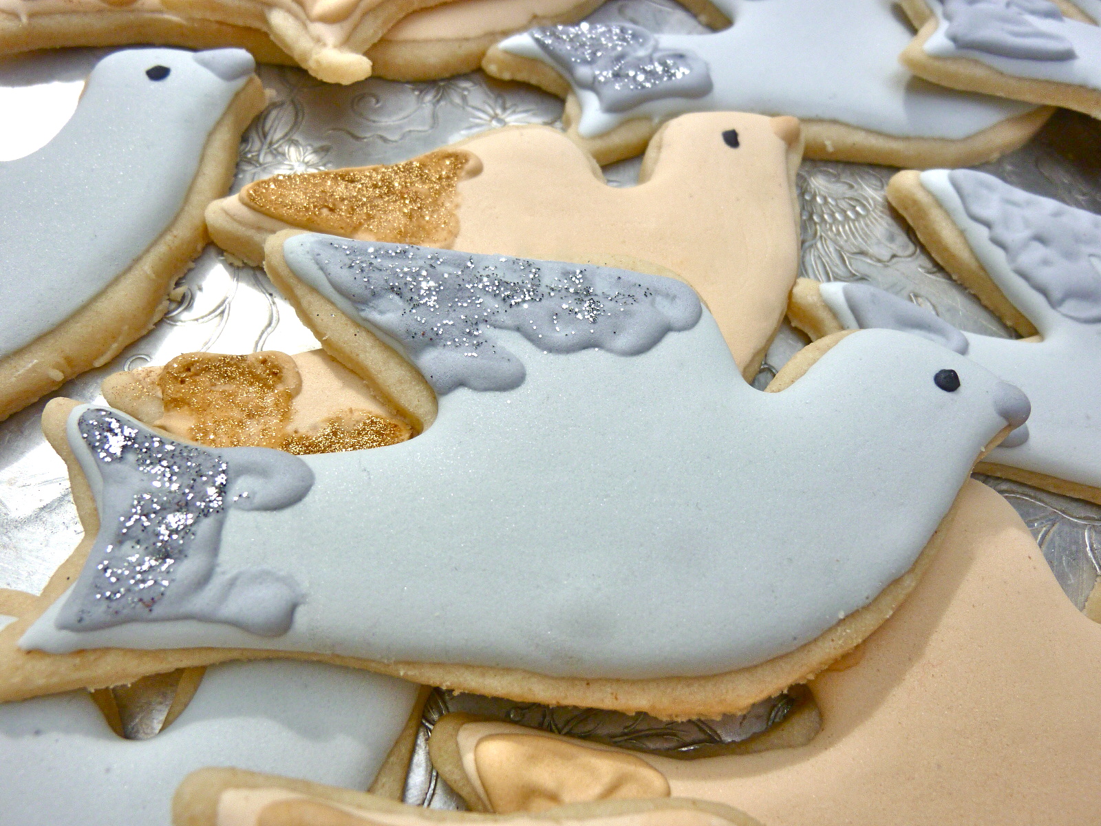 A Flock of Doves Cookies – Diary of a Mad Hausfrau