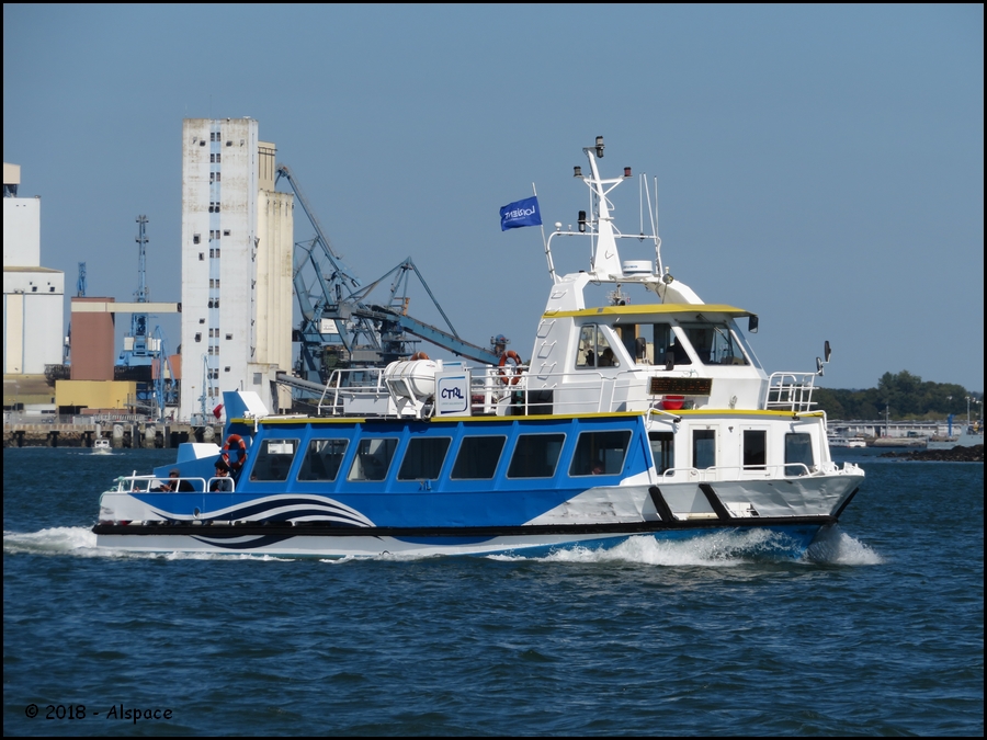 LES FERRIES ET COURRIERS DE FRANCE: Bateaux-bus de la Rade de Lorient