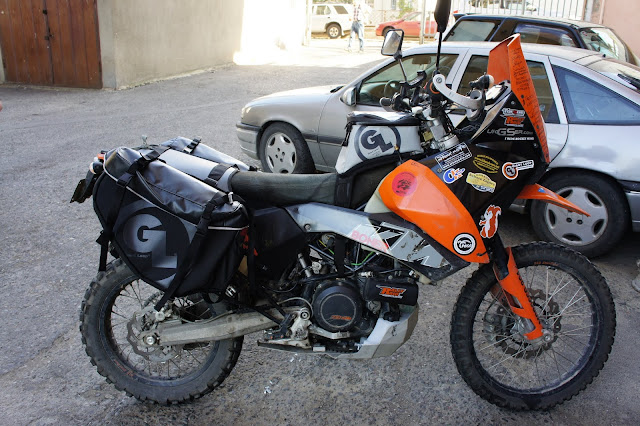 Soft, rack-less saddlebag luggage options? | Adventure Rider