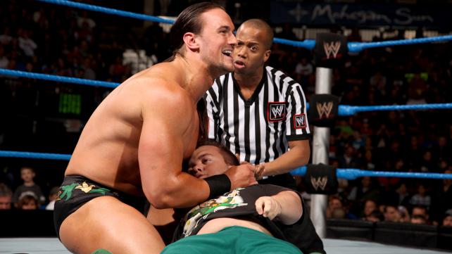 WWE In live!!!!: DREW McINTYRE vs HORNSWOGGLE