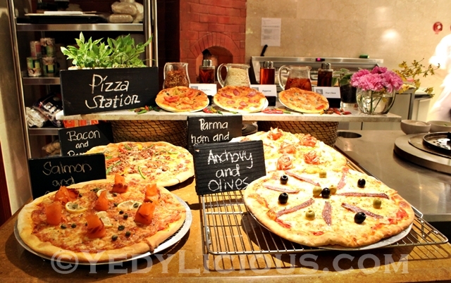 Buffet at Spectrum in Fairmont Hotel Makati, Philippines | YedyLicious ...