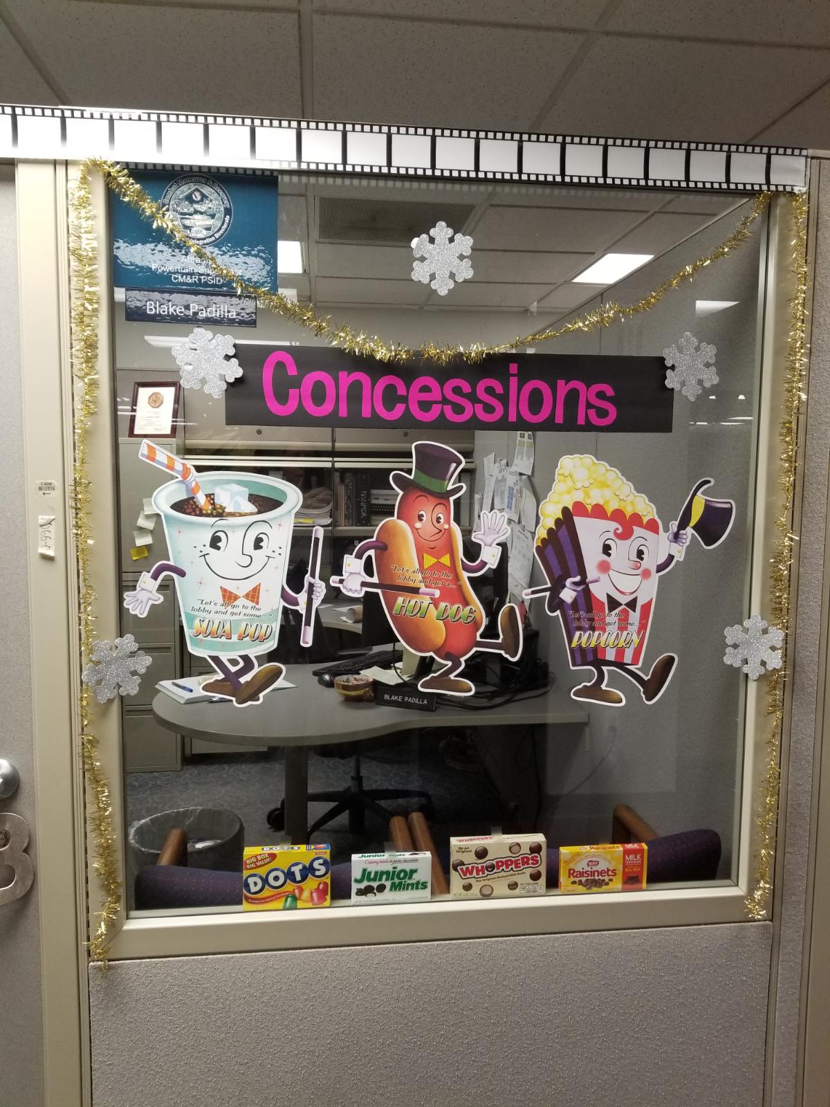 A GEEK DADDY: HOLIDAY OFFICE DECORATING FUN