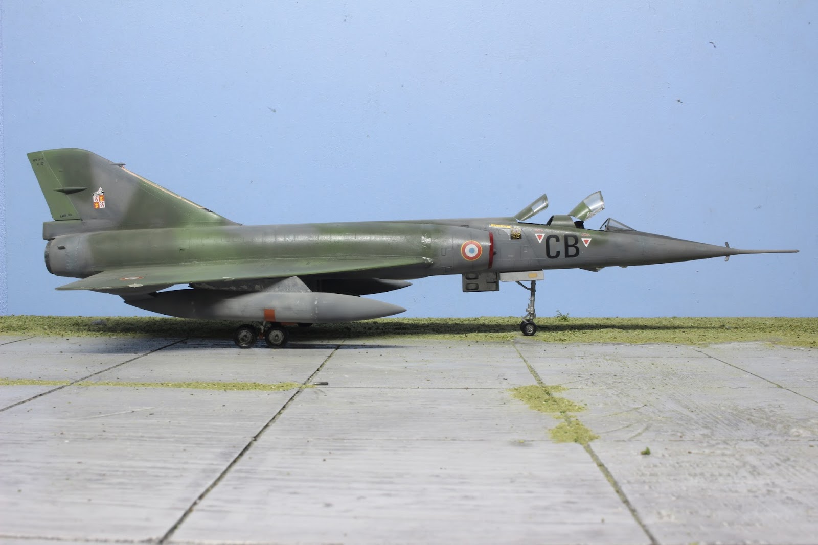 Maquette du Mirage IV P d’Heller au 1/48. | Rony La Maquette