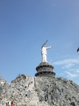 Patung Tuhan Yesus Di Bukit Burake Kab.Tana Toraja