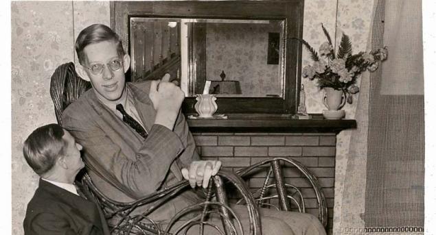 Paranormal And Strange World: Robert Pershing Wadlow - The Tallest ...