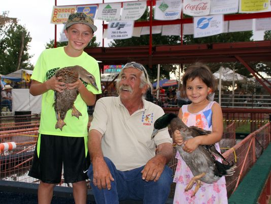 THE WESTERNER: Deming Duck Race - Lucero, Sandoval in the winners' circle