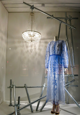 RetailStoreWindows: Burberry, London