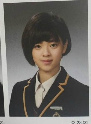 Graduation Pictures of Female Kpop Idols