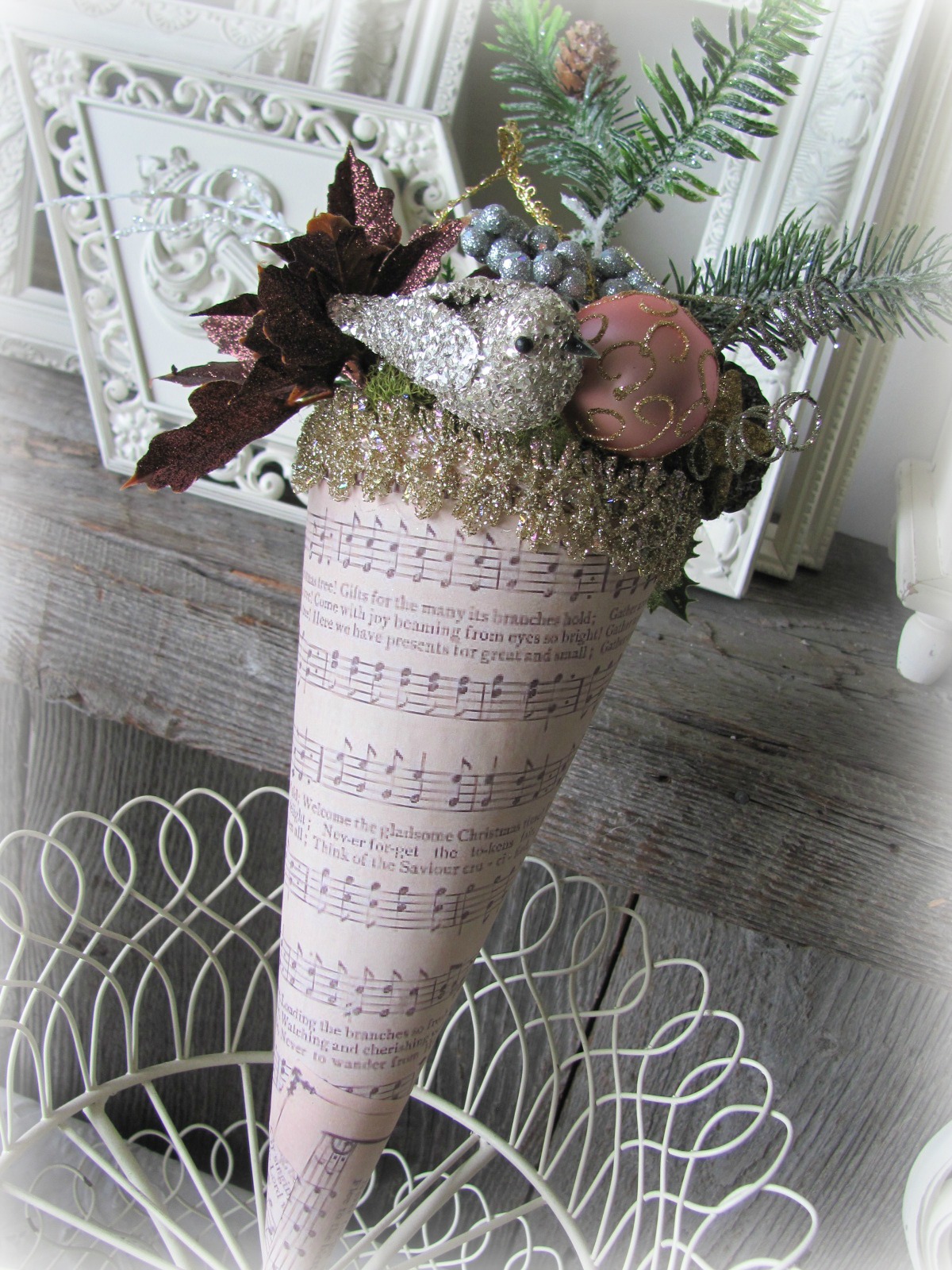 My Shabby Chateau: Glittered Christmas Tussie Mussies