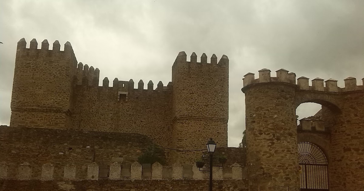 Diario del Aire: EL CASTILLO DE MONROY Y LA FUNDACIÓN PALAZUELO