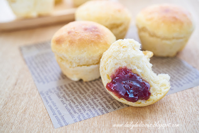 dailydelicious thai: ขนมปังนมแบบไม่ต้องนวด: No Knead Batter Buns