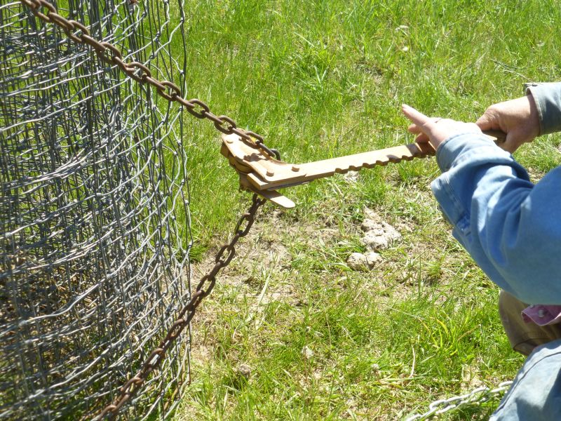 Rural Revolution: Homemade fence-puller