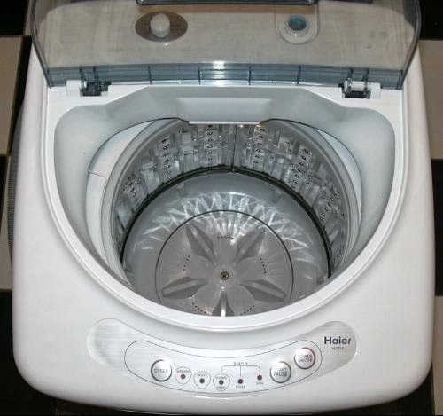 This washer is small and portable Haier HLP21N 6.6-Pound Pulsator Wash ...