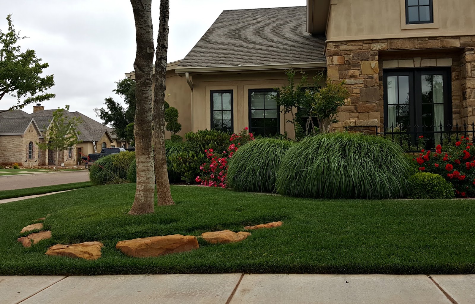 Penny's Vintage Home: Adding Curb Appeal with Rock....Rockin' front yards