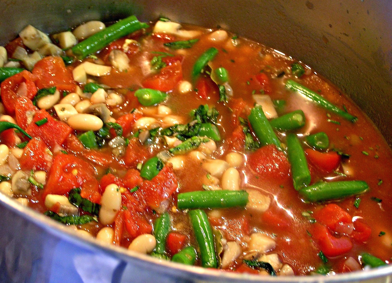 Splendid Little Stars: Green Bean, White Bean, and Tomato Stew