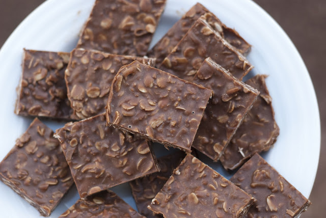 lahatchita eats...: Chocolate Coconut Squares