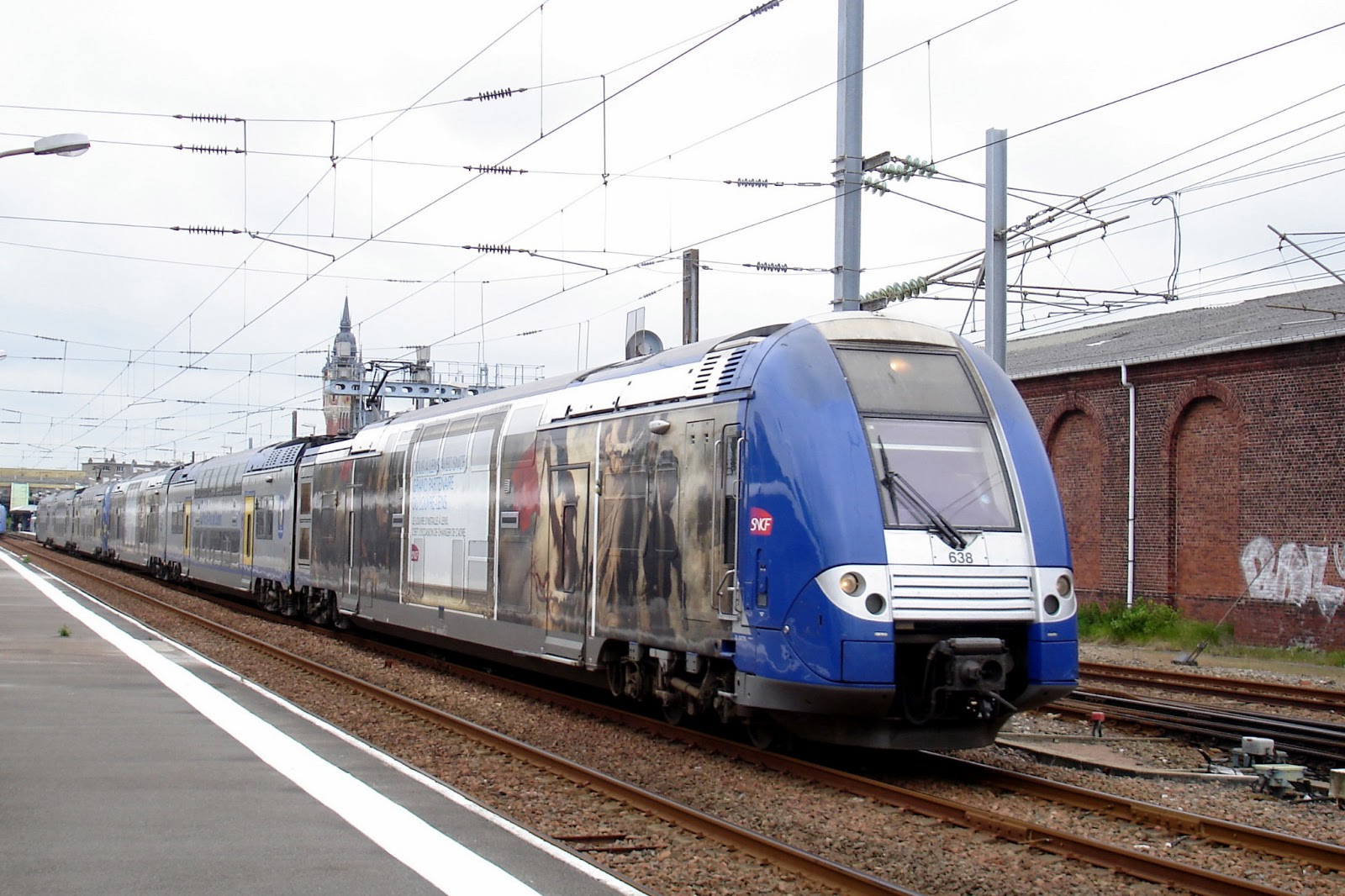 LA PASSION DU TRAIN: La 638 à Calais.