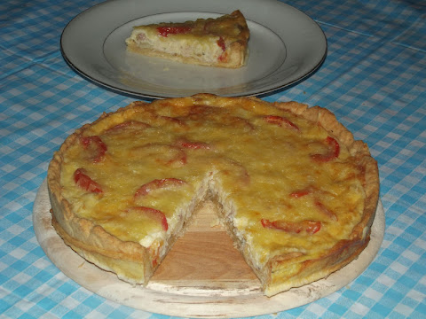 Adventures in Flavorland: Smoked trout quiche provencal (French)