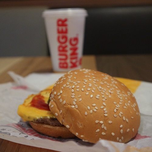Kulineran Burger King Super Float dan Flame-Grilled Cheese Burger ...