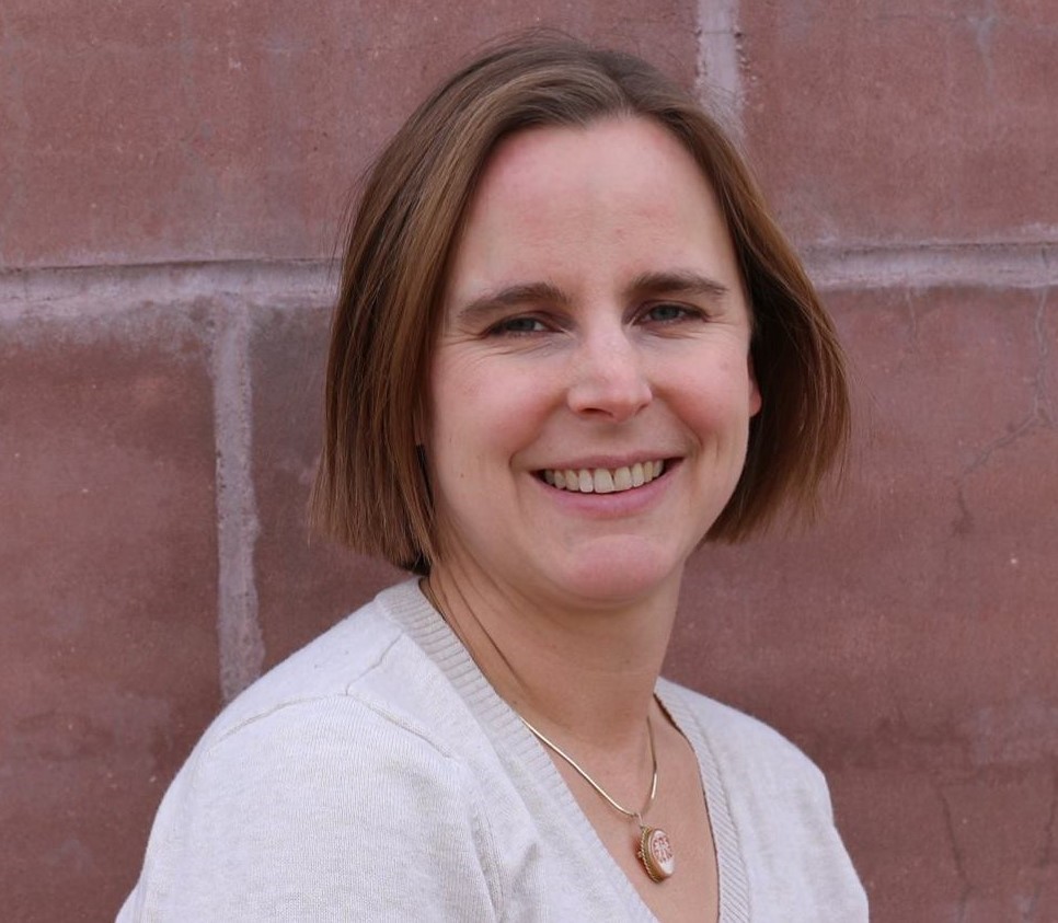 Guessing Geisel: A Mock Geisel Blog: Holiday House I Like to Read ...