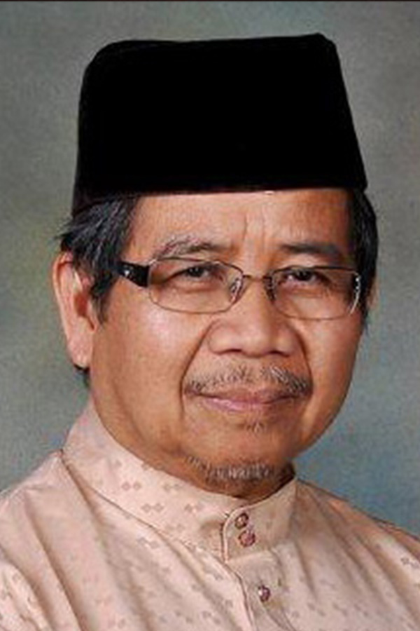 TOKOH LINGUISTIK TEMPATAN - HMT 215