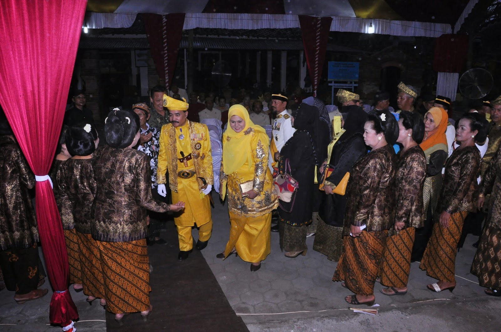 "SULTAN MELAKA DARUL ISLAM" OFFICIAL BLOG: PENYERAHAN DAN PEMAKAIAN ...