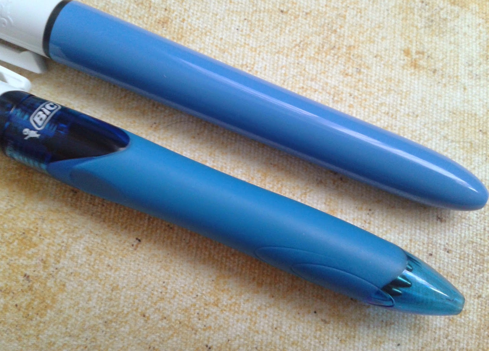 Pen Collection geekery: Bic 4 Colours Grip Vs Classic