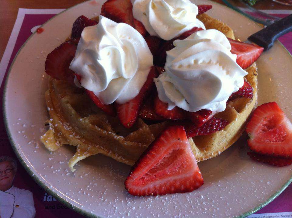 Adorable Fluff: Cora's. Waffle & Crepe Review.