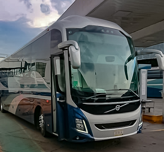 Tres nuevos Volvo 9800 para ETN, con 30 asientos