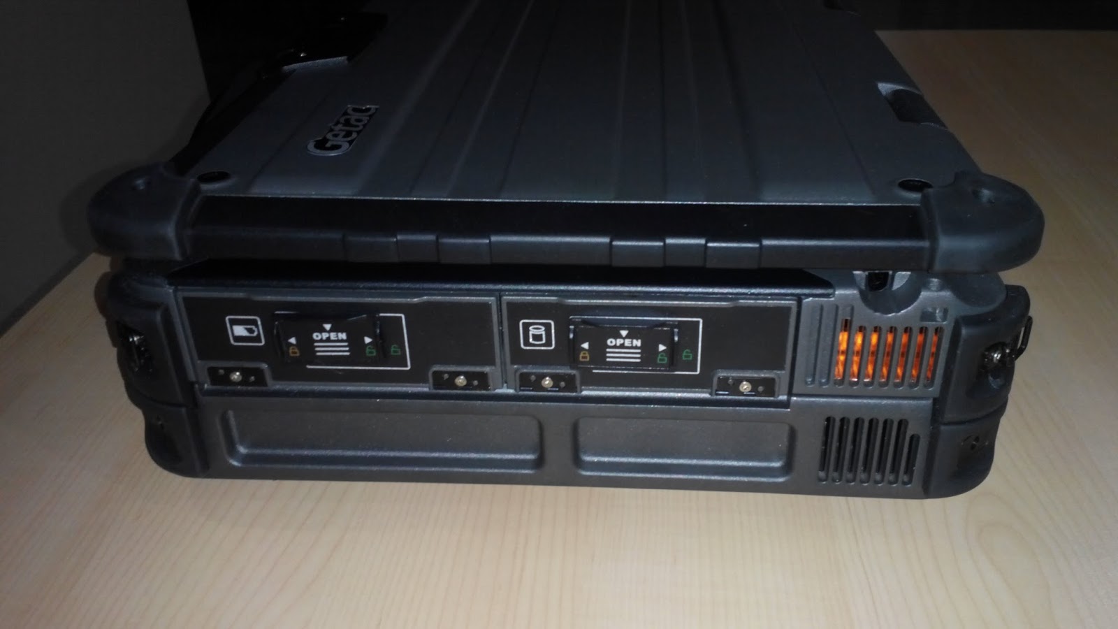 Informasi Umum: Getac X500 Laptop Militer Anti Air Tahan Banting