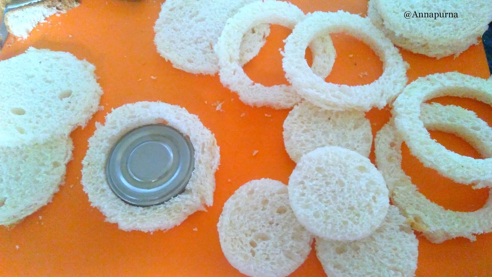 Annapurna: Cheesy Vegetable Discs / Baked Bread Appetizer