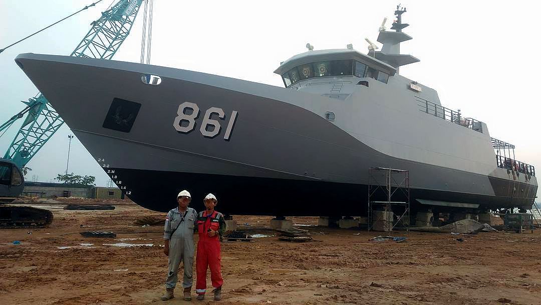 Garuda Militer: [Foto] Peluncuran KRI Lepu 861
