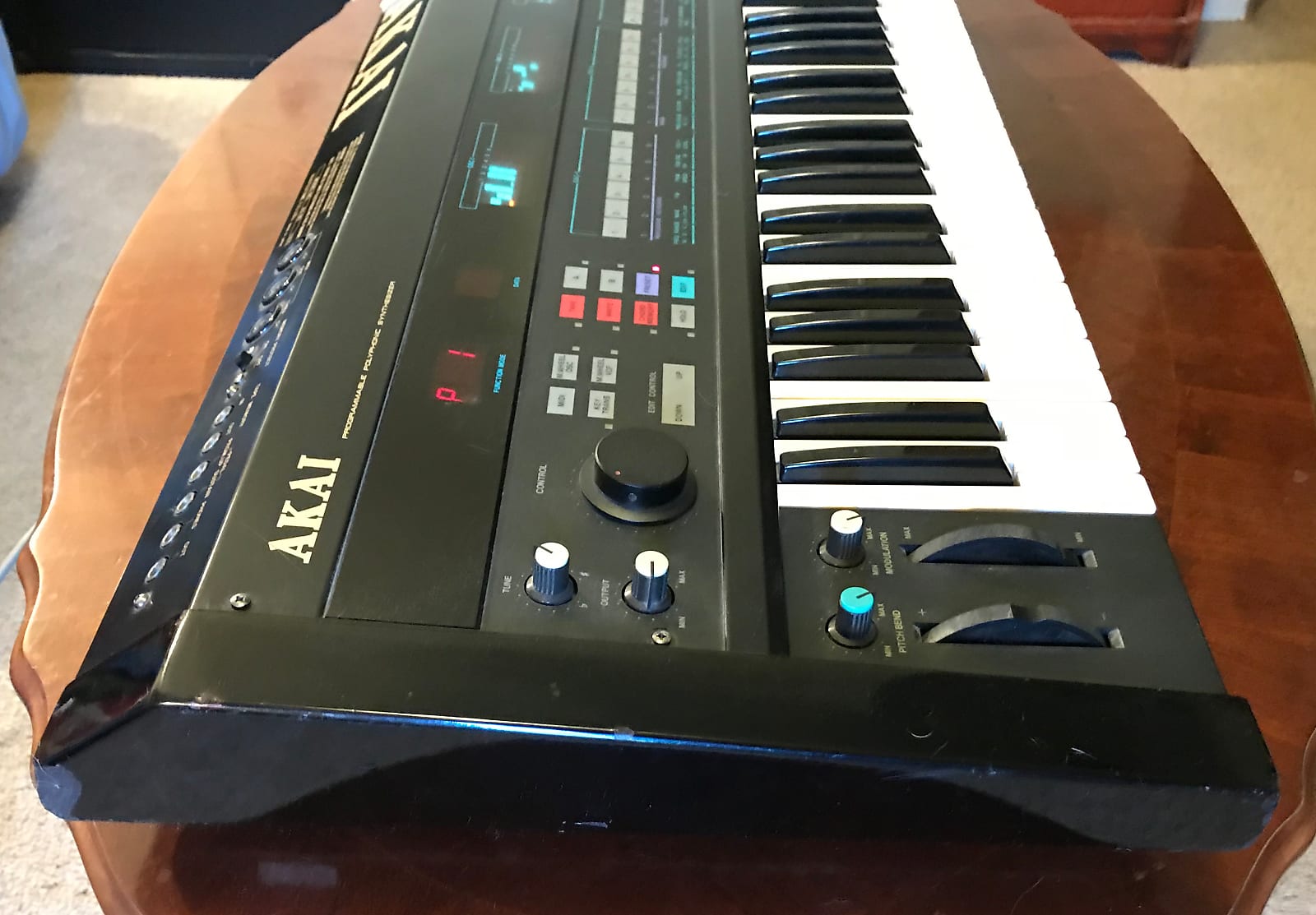 MATRIXSYNTH: Akai AX-80 Analog Synthesizer