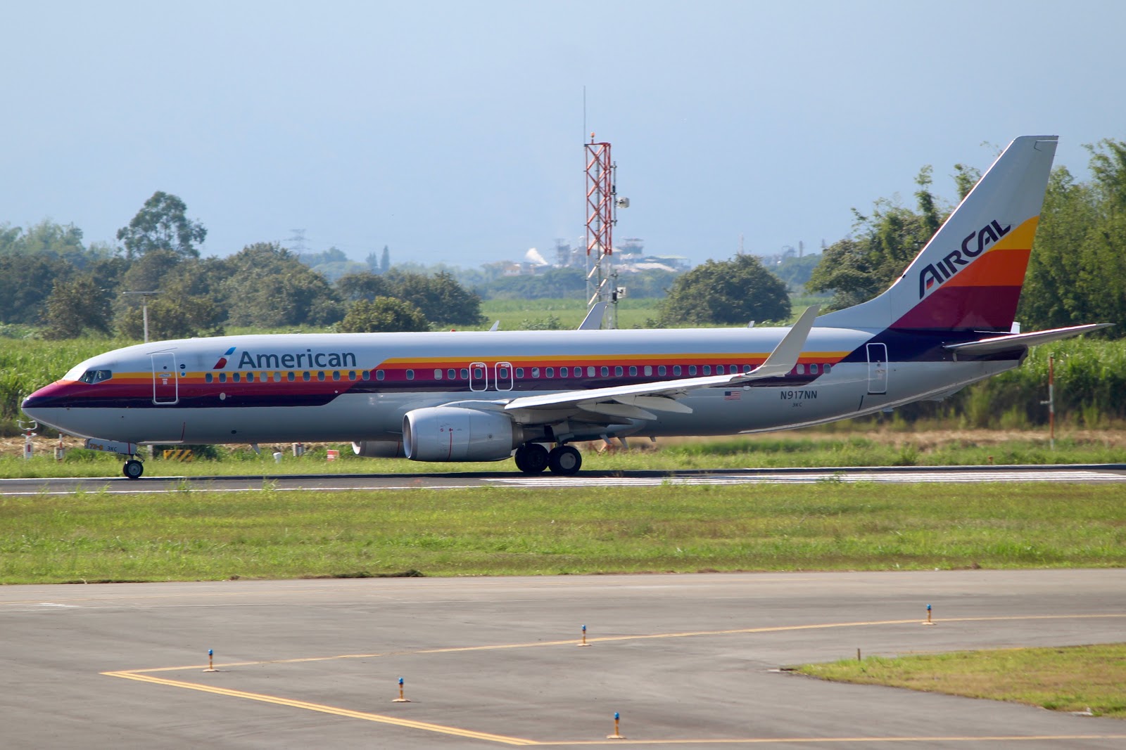SPOTTING EN SKCL / CLO: BOEING 737-823 AMERICAN AIRLINES "AIRCAL" RETRO ...
