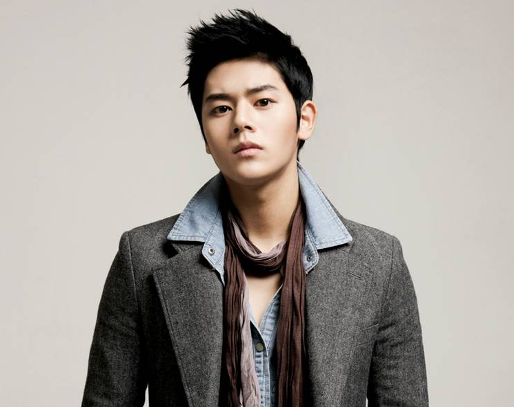 KIM DONG JUN DE ZE:A SERA PROTAGONISTA EN DRAMA I STILL LOVE YOU