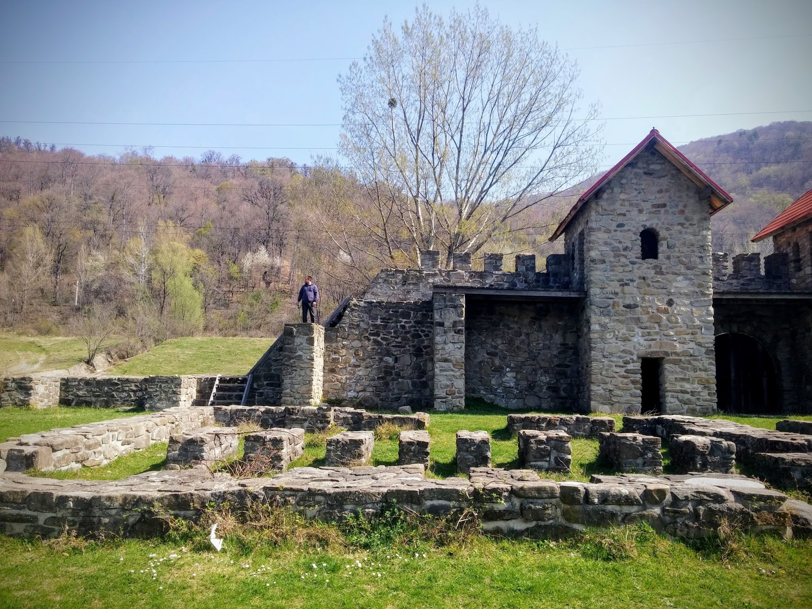 Drumeție de weekend în Vâlcea: Mănăstirea Cozia, Castrul Roman Arutela ...