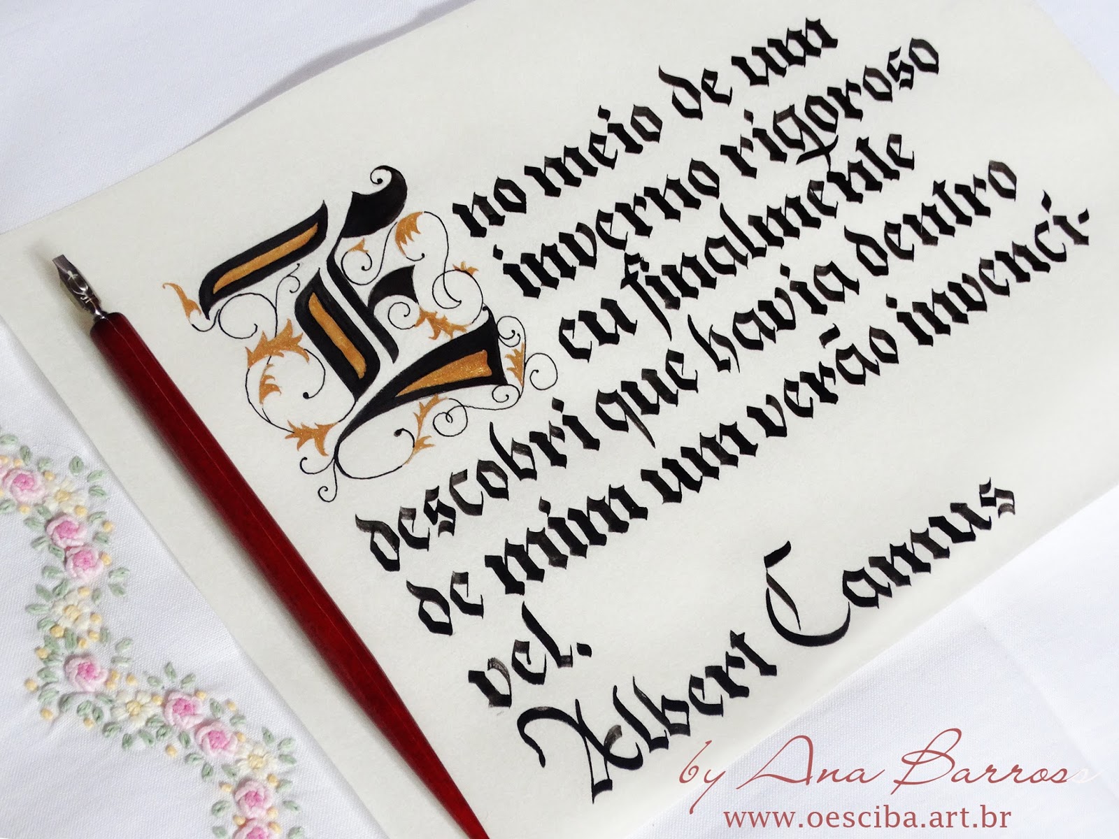 ANA BARROS CALIGRAFIA: Manuscrito com letra capitular