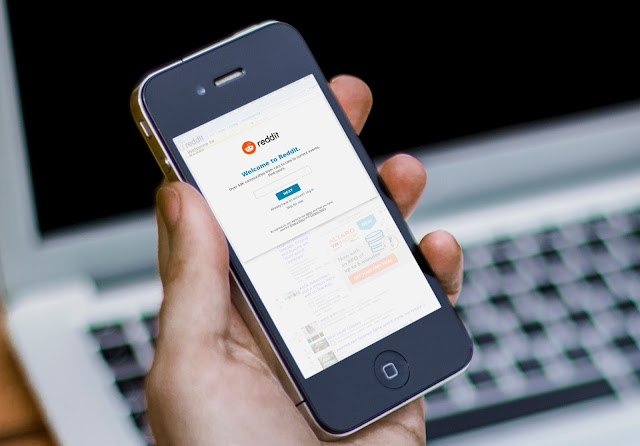 Reddit Passes Facebook as Third Most Popular Website in U.S. / Digital ...