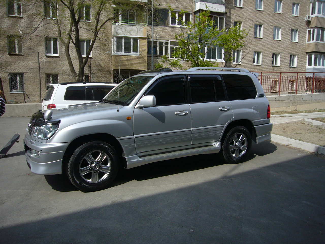 Car Images: Toyota Land Cruiser Cygnus
