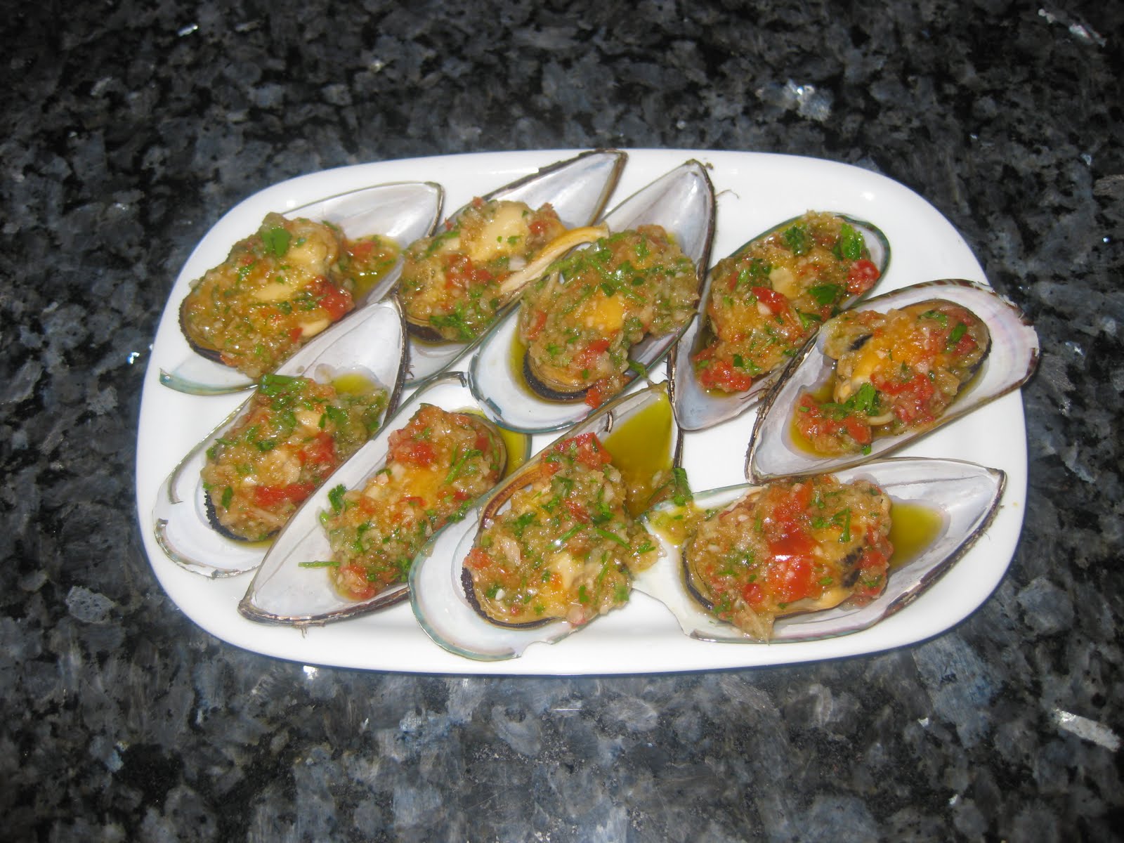 Coisas doces: Mexilhões com molho verde e pimentos