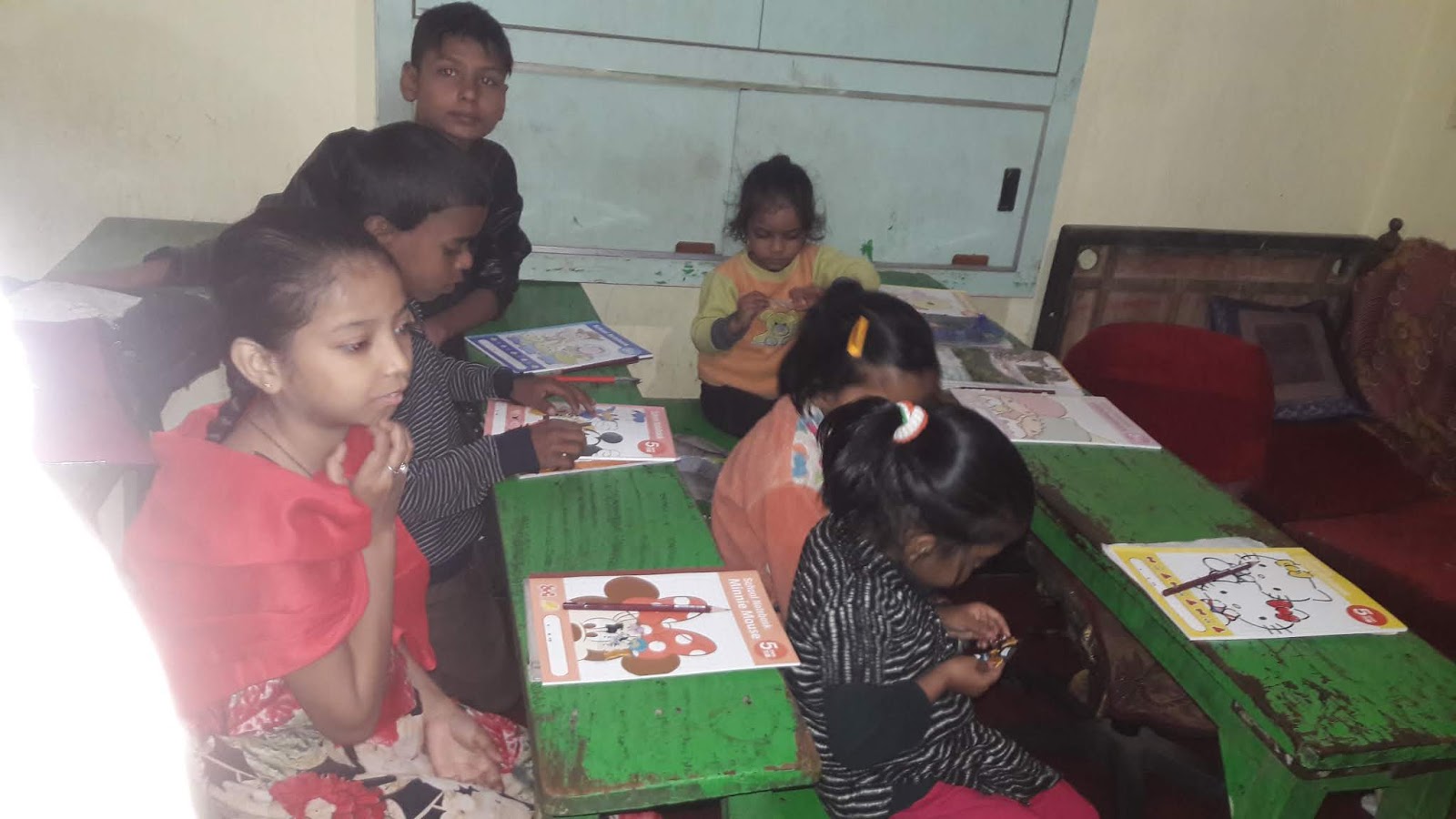 Volunteering in the Slum Teaching in Varanasi , India ...