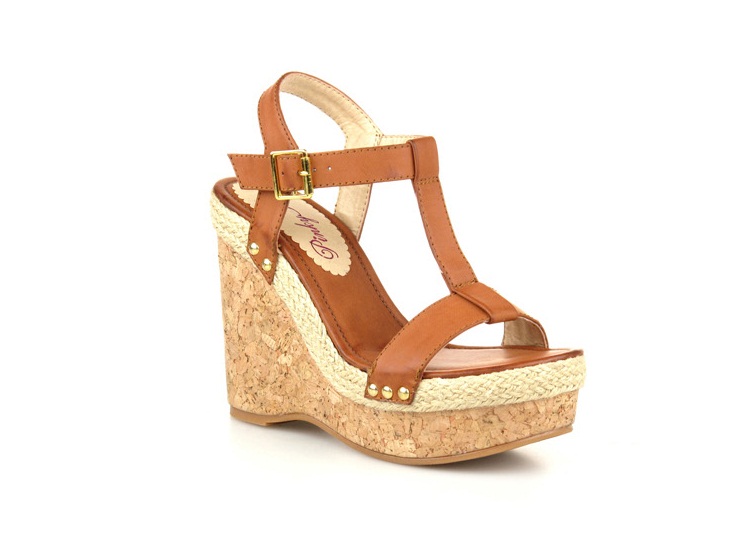 Motte Preorder: The T Strap Platform with Braided Trim