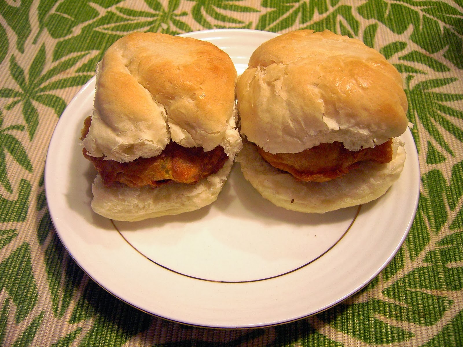 Ultimate Food Lovers: Batata Vada & Vada Pav