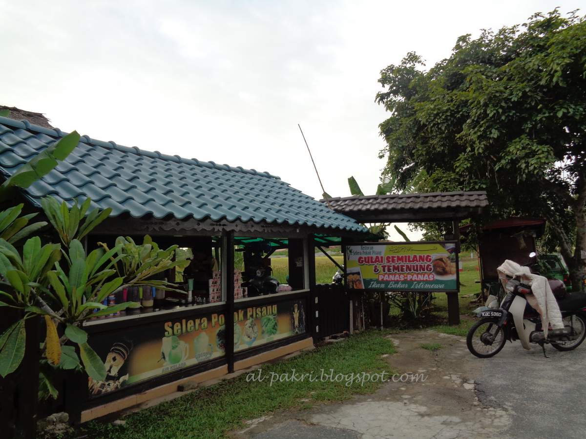 orangbukit: Sarapan Pagi di tepi Bendang