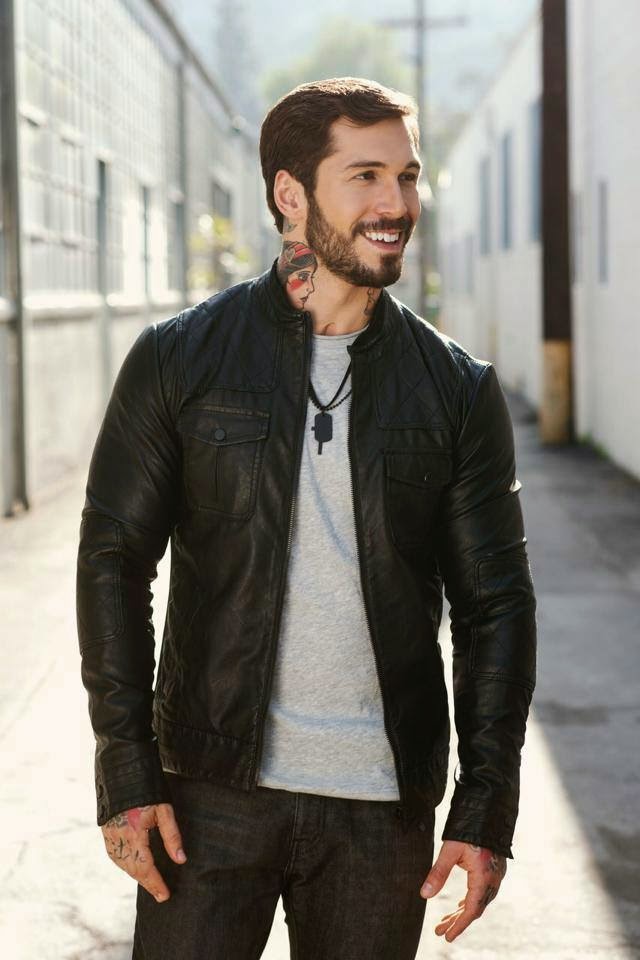 Alex Minsky: De marine mutilado a modelo | ENTRE EL CAOS Y EL ORDEN ...