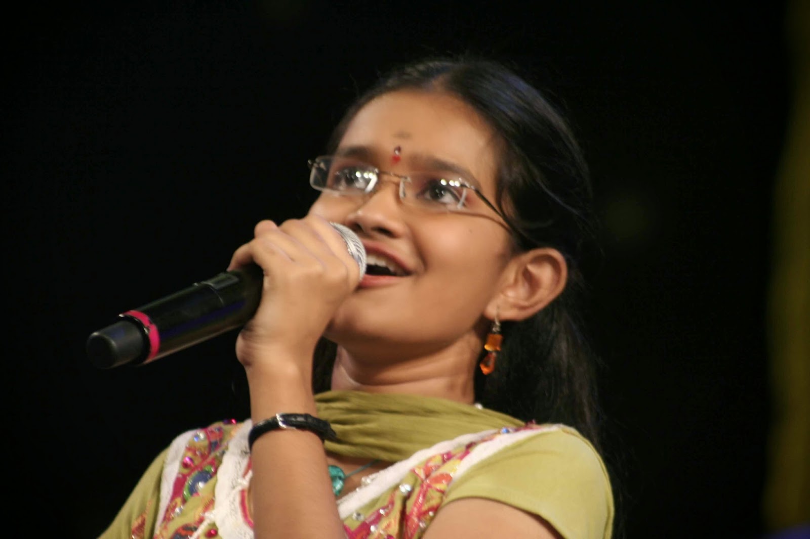 Mayya Mayya mp3 with Lyrics - Vyshnavi Krishna ~ Vyshnavi Krishna