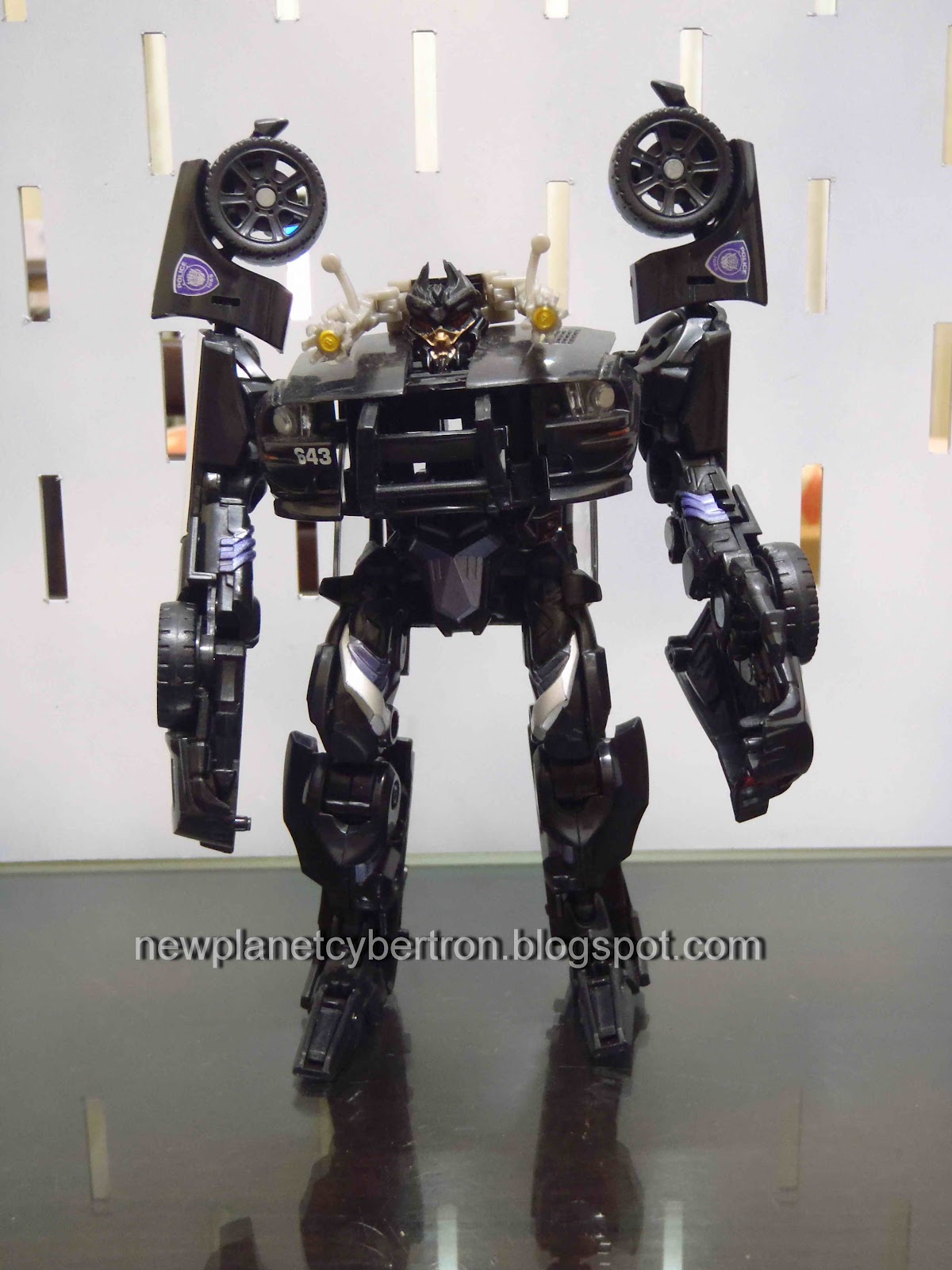 New Planet Cybertron: Transformers Review: Barricade (ROTF Deluxe)