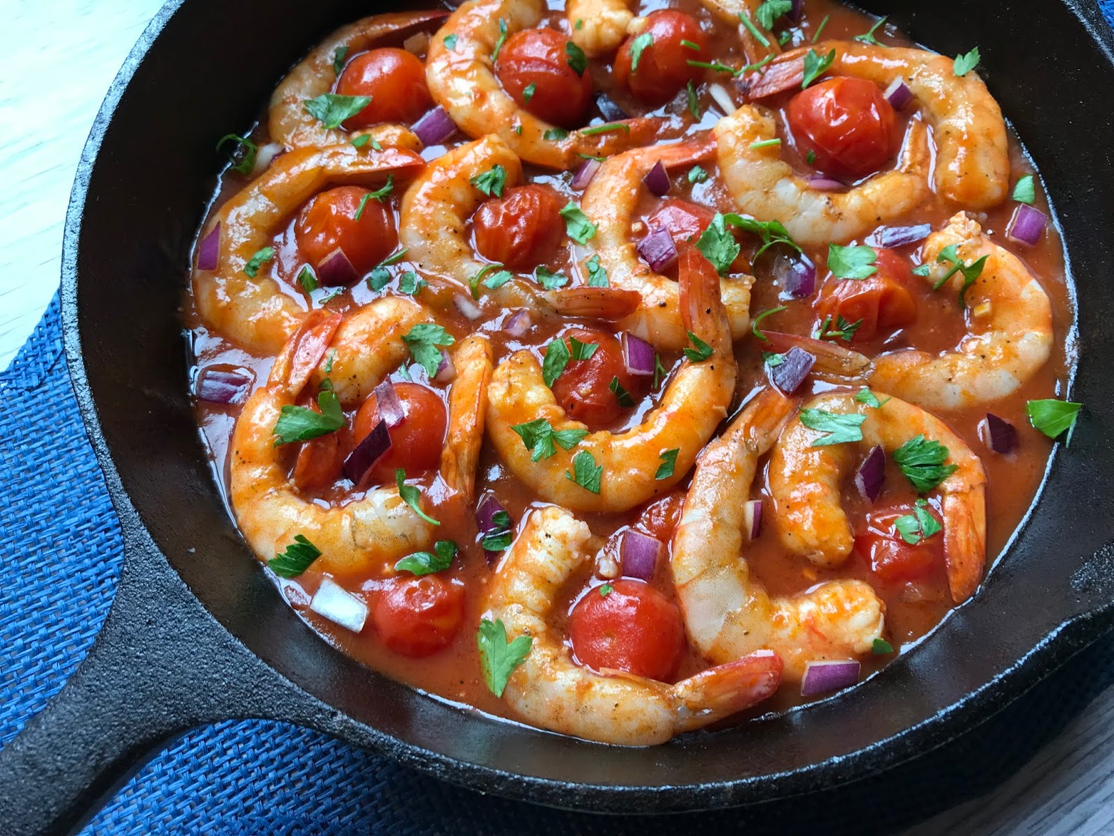 Camarones guisados (receta dominicana). Viaje entre Sabores