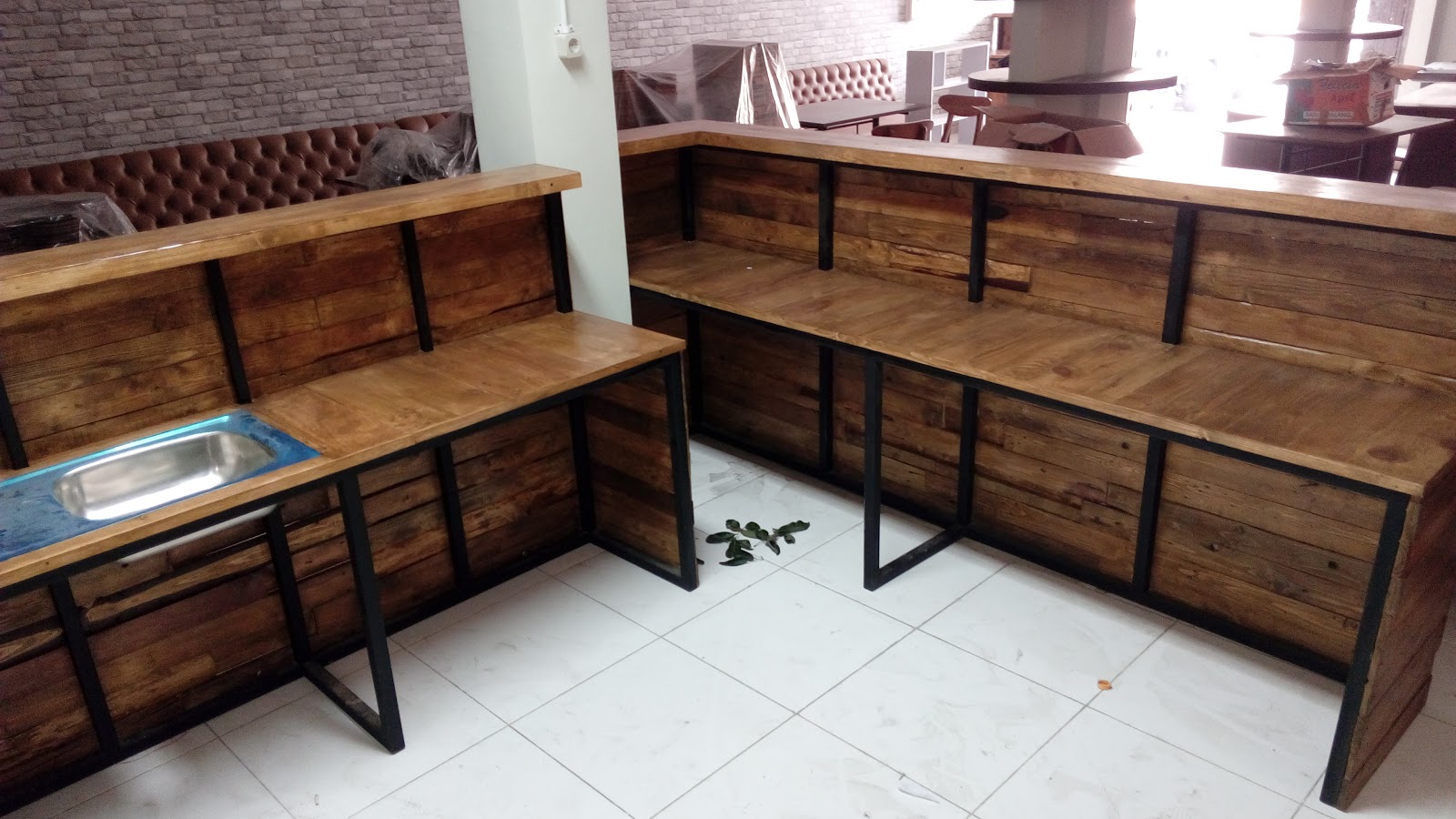 rojokeling: meja bar